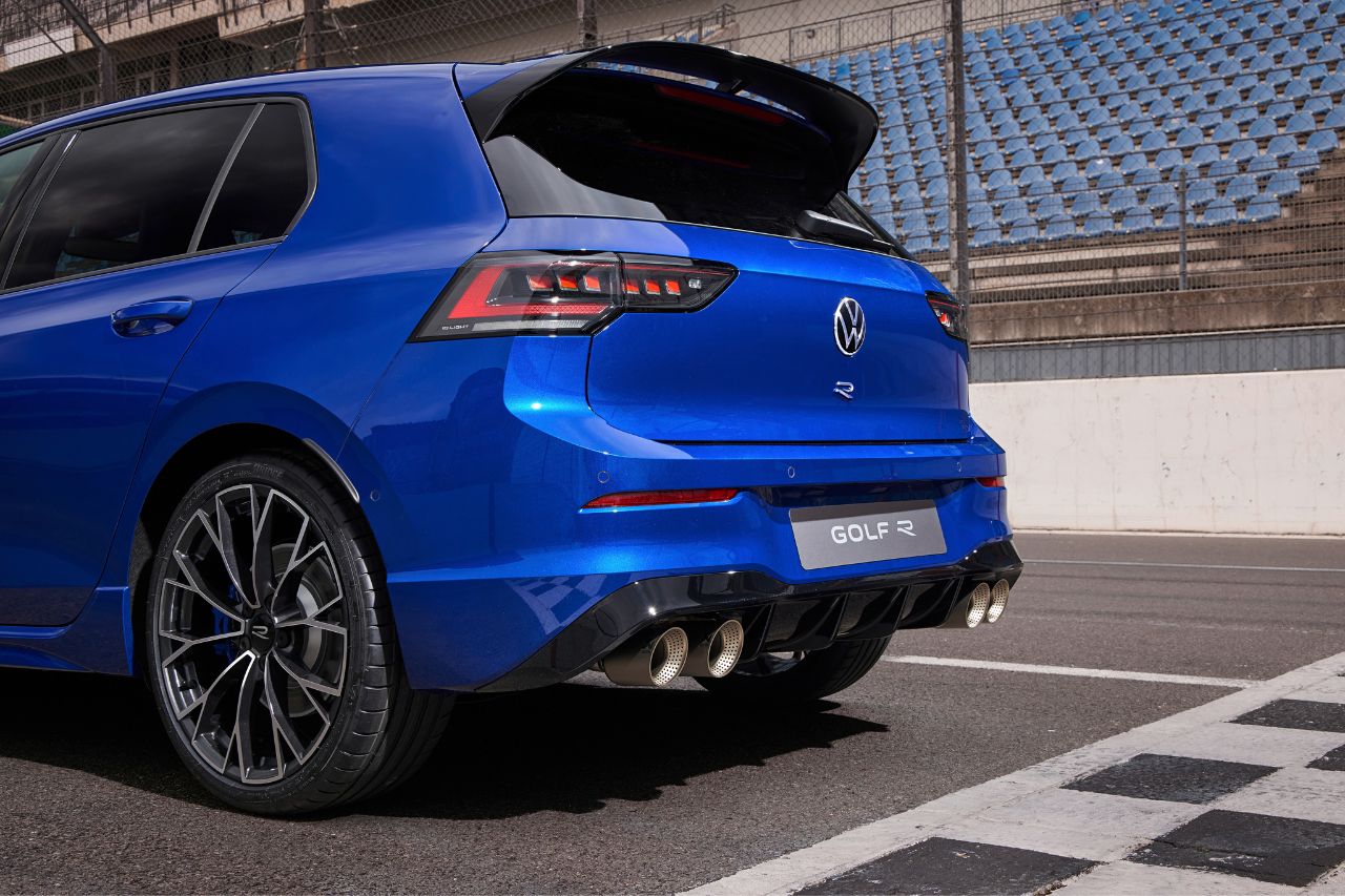 Novo VW Golf R: detalhes do insano hatch médio de 333 cv em 20 fotos ...